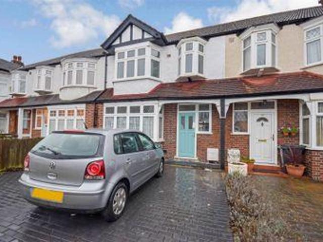 3 Bedrooms for sale in Westway, London SW20