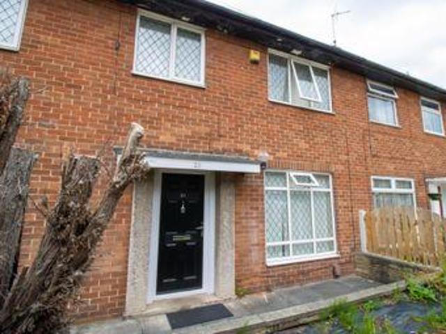 3 Bedrooms for sale in Whincover Bank, Leeds LS12