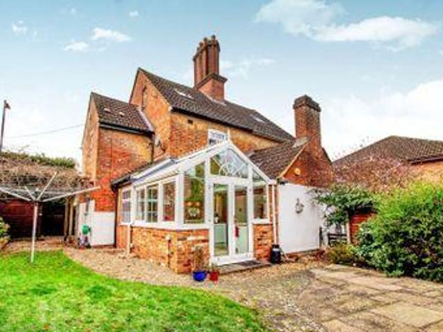 3 Bedrooms for sale in Wokingham Road, Sandhurst GU47