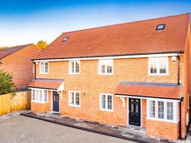 3 Bedrooms for sale in 16A Cleeve Down, Goring On Thames RG8