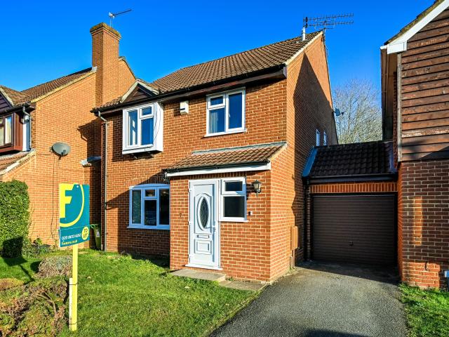 3 Bedrooms House detached for Rent in Palmerston Avenue | Foxtons