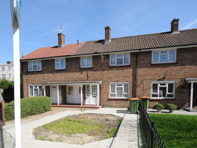 3 Bedrooms House for Rent in Fords Park Road | Foxtons