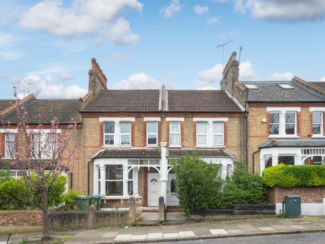 3 Bedrooms House for Rent in Priolo Road | Foxtons