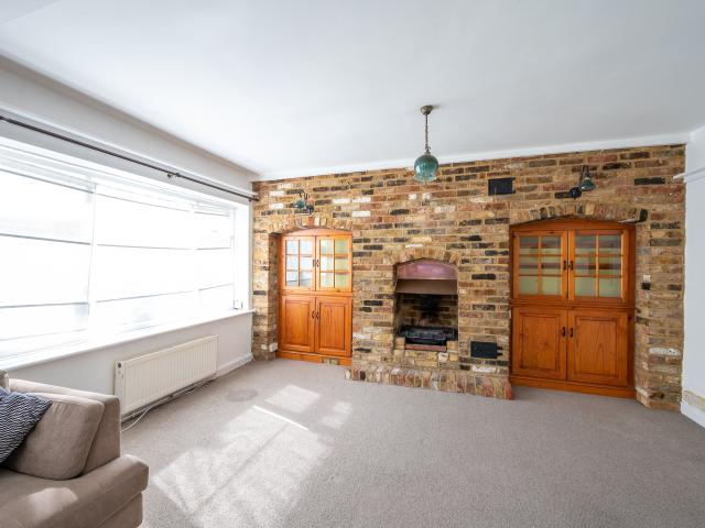 3 Bedrooms House semi detached for Rent in Cannon Hill Lane | Foxtons