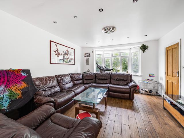 3 Bedrooms House semi detached for Rent in Marsh Lane | Foxtons