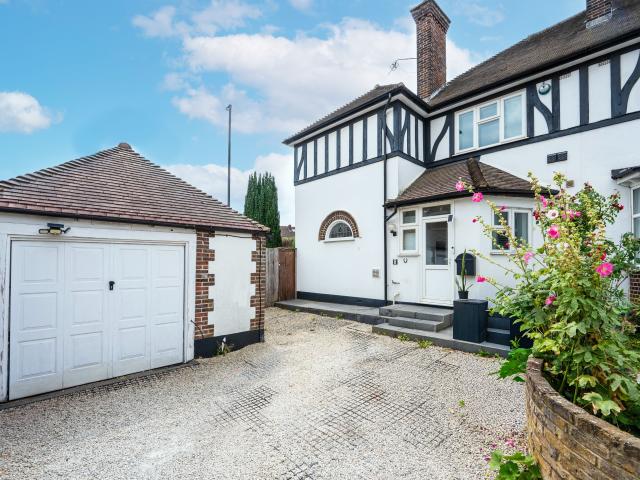 3 Bedrooms House semi detached for Rent in Savile Close, Surrey, KT3 5QG | Foxtons