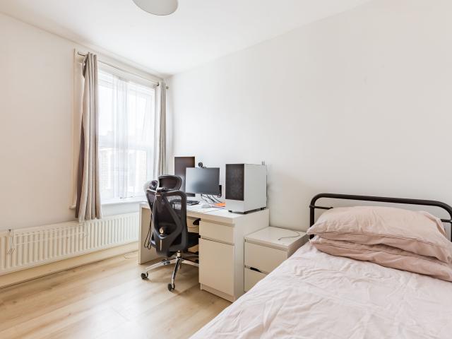 3 Bedrooms House terraced for Rent in Harcourt Road | Foxtons
