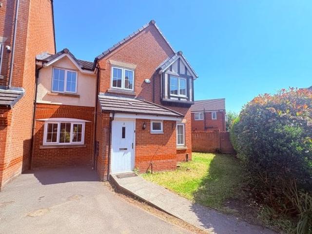 3 bedrooms house to rent