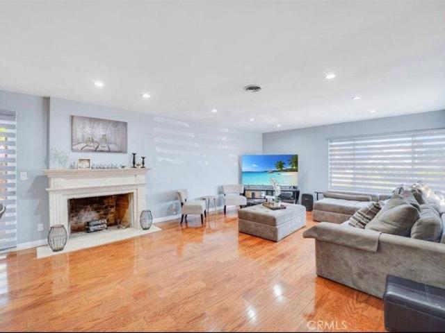3 bedrooms in Beautiful house