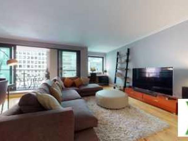 3 bedrooms in South Quay Square, London, E14