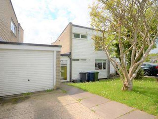 3 Bedrooms Link detached house for rent in Pheasant Drive, Downley, High Wycombe HP13