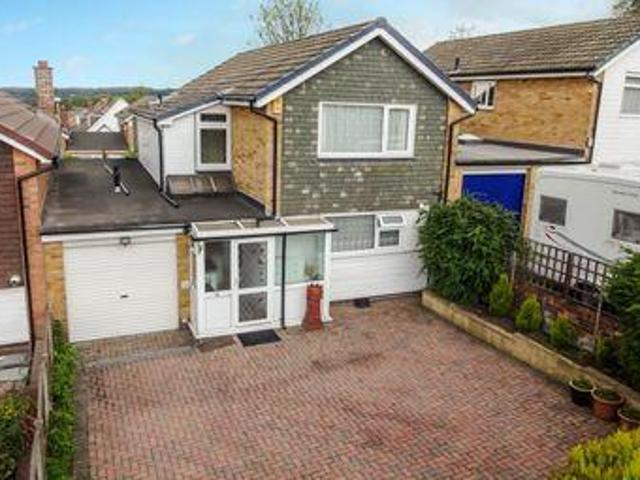 3 Bedrooms Link detached house for sale in Church Mount, Horsforth, Leeds LS18