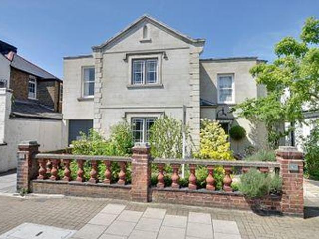 3 Bedrooms Link detached house for sale in Gravel Road, Bromley BR2