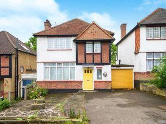 3 Bedrooms Link detached house for sale in Eversleigh Road, Barnet, London, Hertfordshire EN5