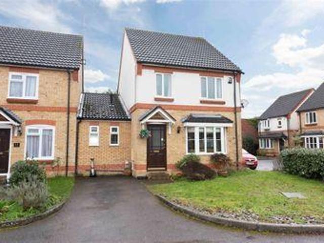 3 Bedrooms Link detached house for sale in Fernihough Close, Weybridge, Surrey KT13