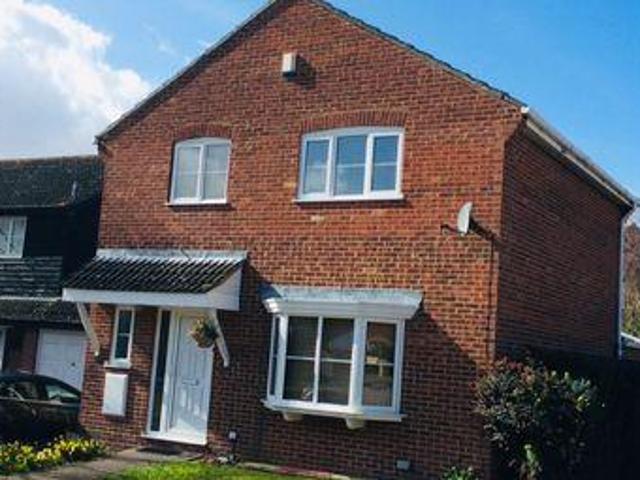 3 Bedrooms Link detached house for sale in Fromont Drive, Thatcham RG19