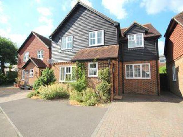 3 Bedrooms Link detached house for sale in Kings Mews, Bishopric, Horsham RH12
