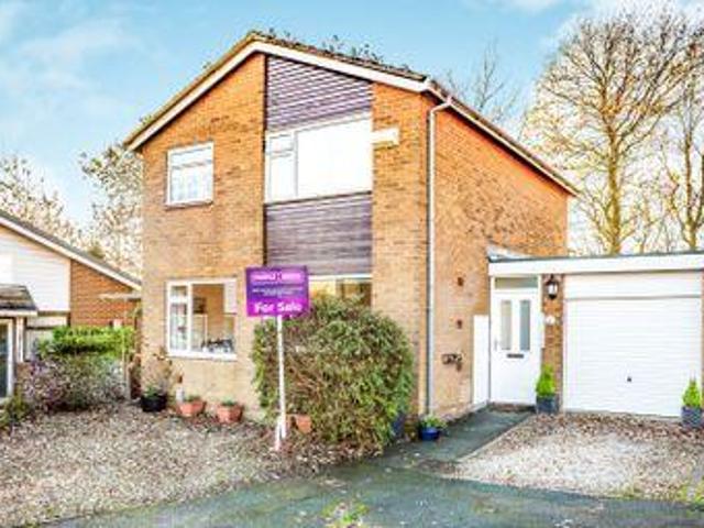 3 Bedrooms Link detached house for sale in Huntsmans Close, Beaumont Park, Huddersfield HD4