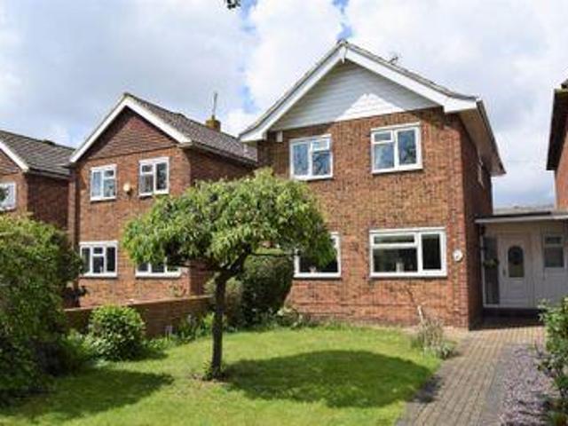 3 Bedrooms Link detached house for sale in Otterham Quay Lane, Rainham, Gillingham ME8