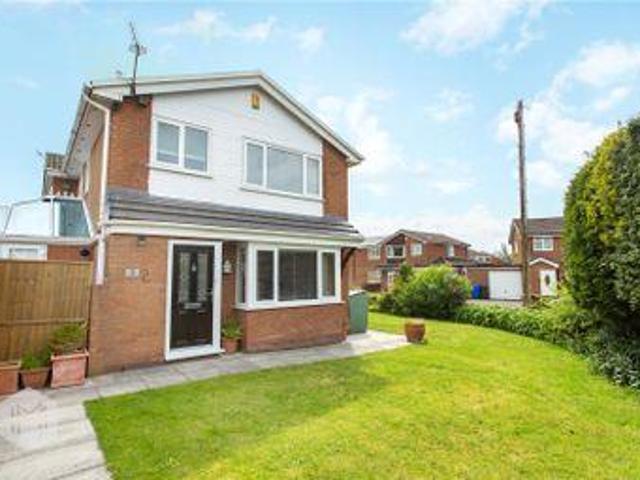 3 Bedrooms Link detached house for sale in Pool Field Close, Radcliffe, Manchester M26