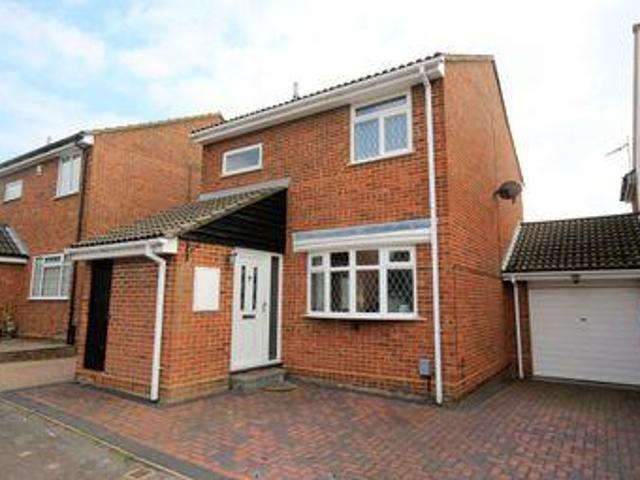 3 Bedrooms Link detached house for sale in Tythe Barn Close, Westoning MK45