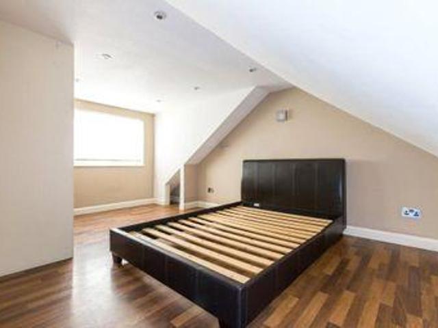 3 Bedrooms Parking/garage for rent in Hickin Street, London E14