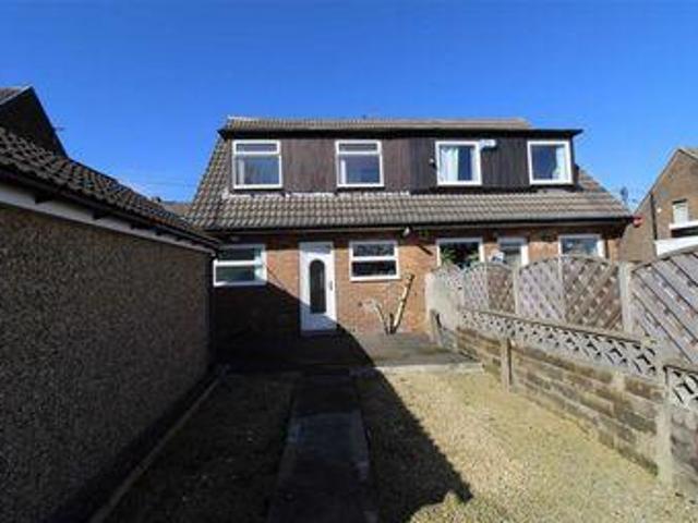 3 Bedrooms Semi detached bungalow for rent in Ryefield Road, Golcar, Huddersfield HD7