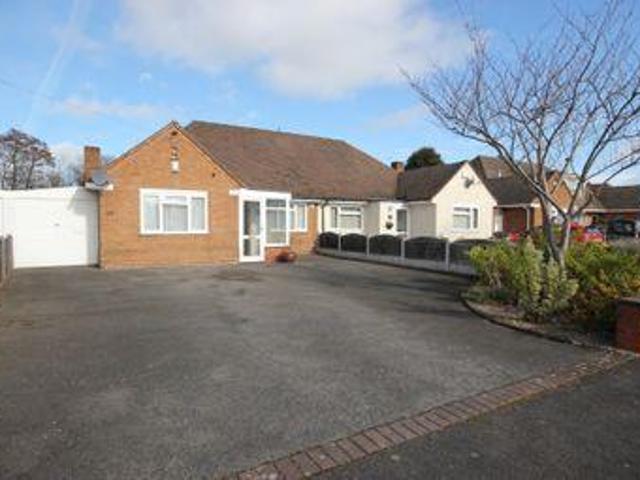 3 Bedrooms Semi detached bungalow for sale in Ebrington Avenue, Solihull B92
