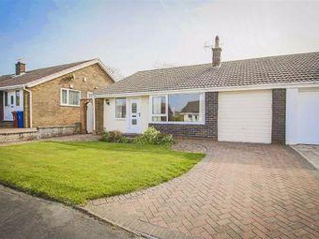3 Bedrooms Semi detached bungalow for sale in Hob Green, Mellor, Blackburn BB2