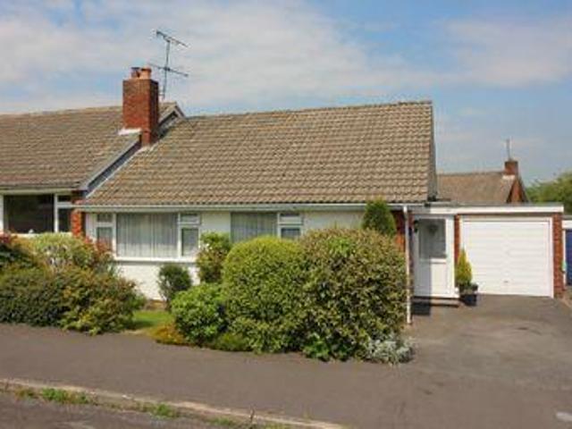 3 Bedrooms Semi detached bungalow for sale in Hawthorn Close, Alresford SO24