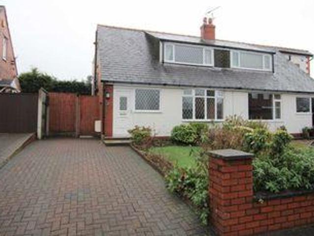 3 Bedrooms Semi detached bungalow for sale in Hillside Close, Bradshaw, Bolton BL2