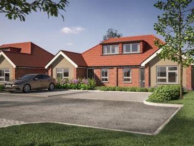 3 Bedrooms Semi detached bungalow for sale in St. Lukes Close, Luton LU4