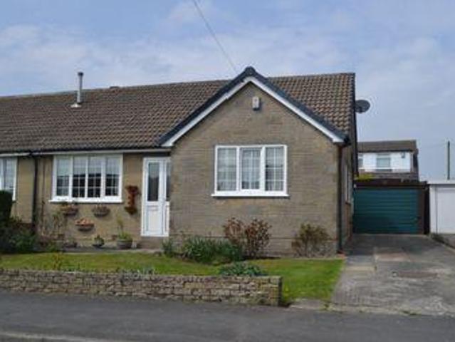 3 Bedrooms Semi detached bungalow for sale in Parkway, Queensbury, Bradford BD13
