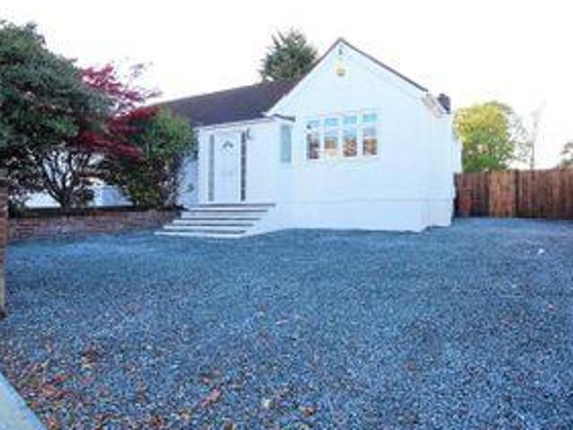 3 Bedrooms Semi detached bungalow for sale in Penhill Road, Bexley DA5