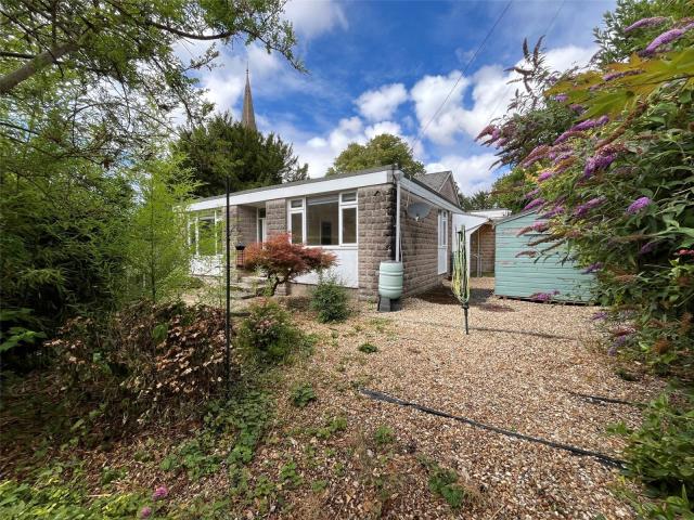 3 Bedrooms Semi Detached Bungalow To Let