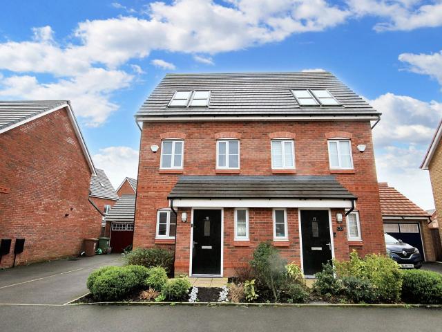 3 Bedrooms, Semi Detached House
