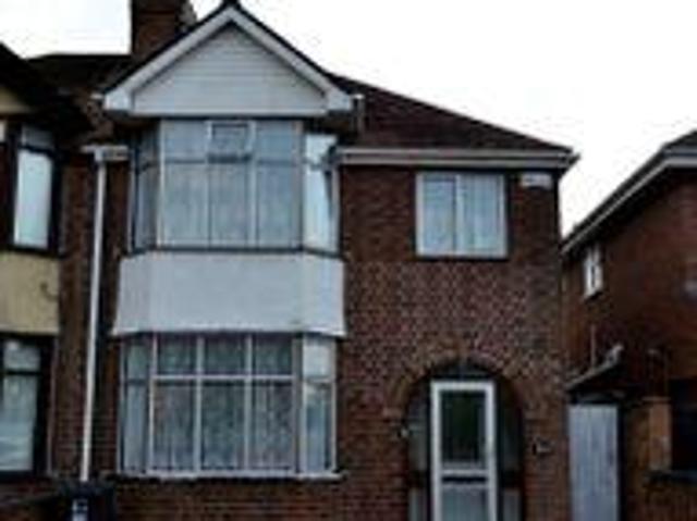 3 Bedrooms Semi detached house for rent in 81 St.Helens Road, Leamington Spa CV31