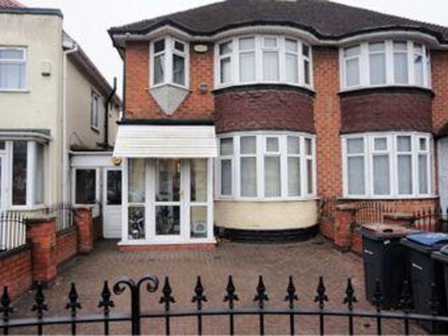 3 Bedrooms Semi detached house for rent in Coventry Road, Birmingham B26