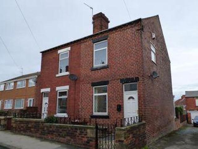 3 Bedrooms Semi detached house for rent in Coach Road, Wakefield WF1