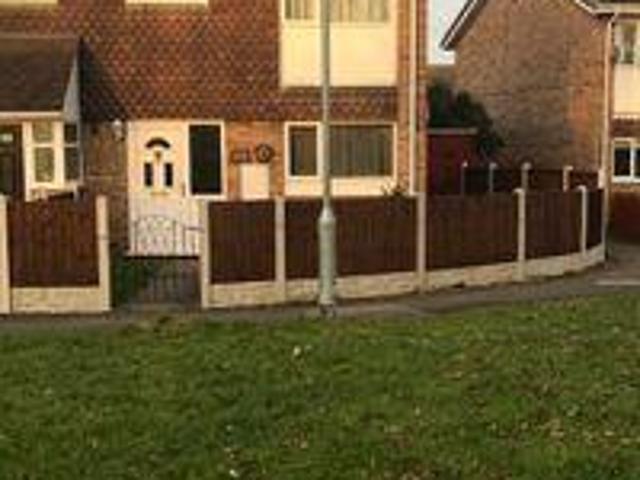 3 Bedrooms Semi detached house for rent in Coal Road, Leeds LS14