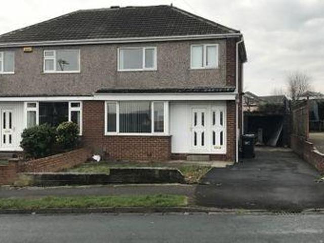 3 Bedrooms Semi detached house for rent in Coniston Avenue, Moldgreen, Huddersfield HD5