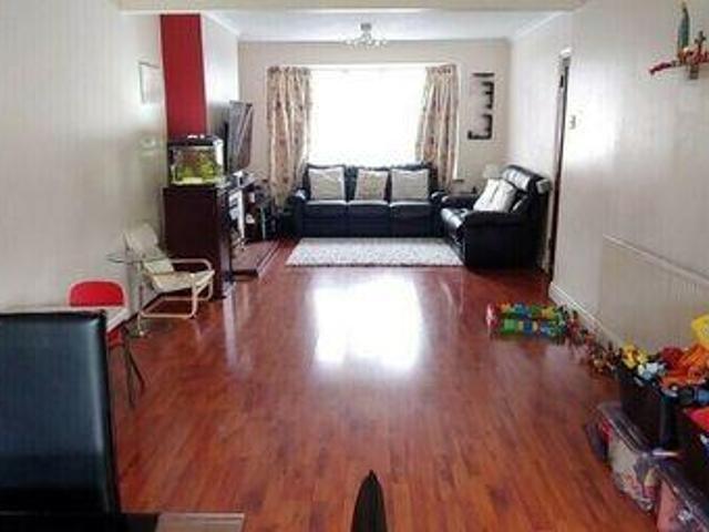 3 Bedrooms Semi detached house for rent in Connaught Road, Harrow, Middlesex HA3