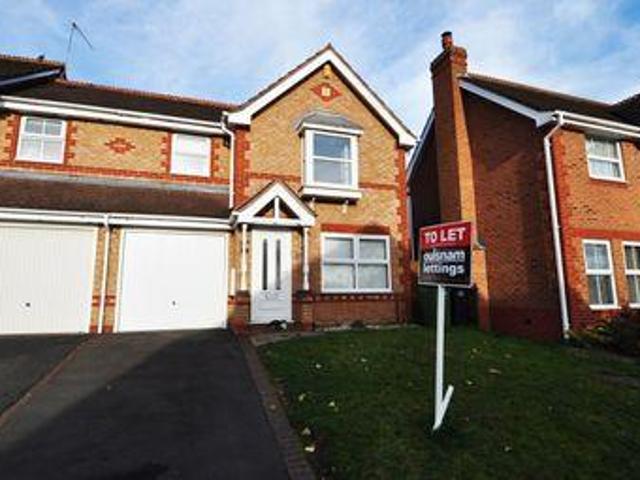 3 Bedrooms Semi detached house for rent in Calder Close, Droitwich, Worcestershire WR9
