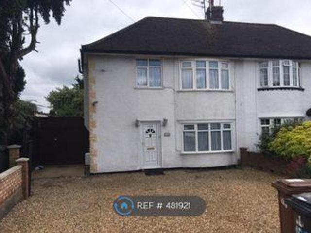 3 Bedrooms Semi detached house for rent in Cambridge Road, Hitchin SG4