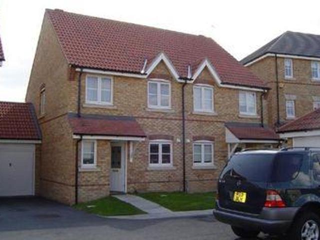 3 Bedrooms Semi detached house for rent in Campion Road, Hatfield AL10, Hertfordshire