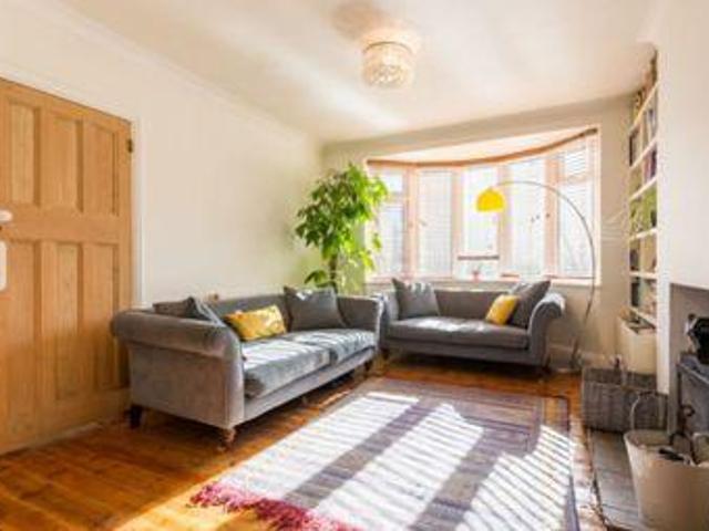 3 Bedrooms Semi detached house for rent in Carden Avenue, Brighton BN1