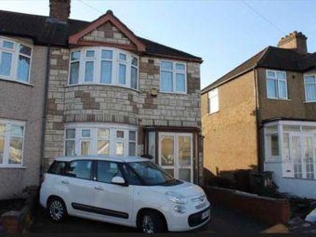 3 Bedrooms Semi detached house for rent in Carmelite Road, Harrow, London HA3