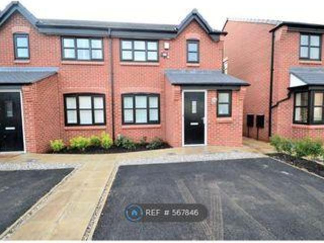 3 Bedrooms Semi detached house for rent in Cassidy Way, Eccles, Manchester M30