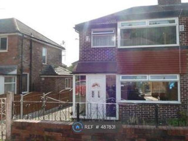3 Bedrooms Semi detached house for rent in Castlewood Road, Salford M7