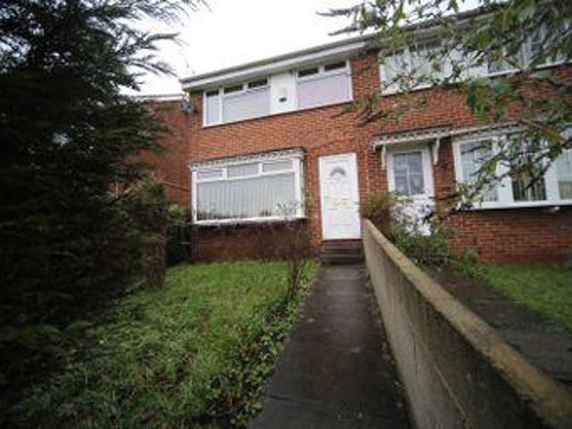 3 Bedrooms Semi detached house for rent in Ceder Close, Armley, Leeds LS12